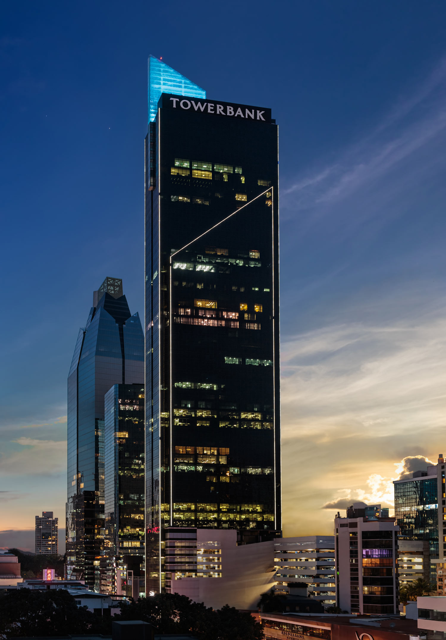 TOWER FINANCIAL CENTER - Desarrollo Bahia